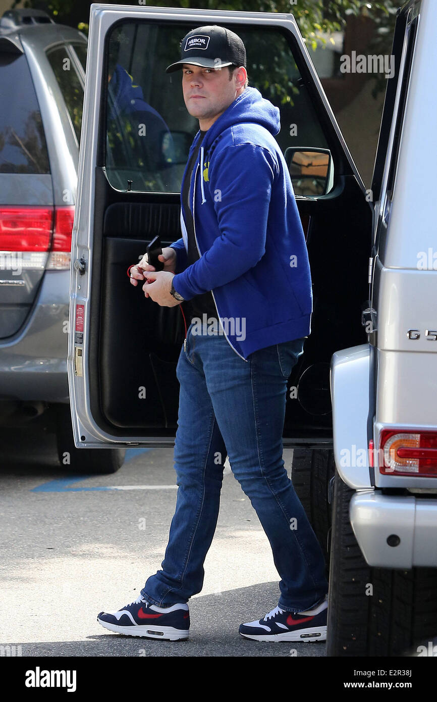 Mike Comrie joins his wife at the Mommy and Me class. Featuring: Mike ...