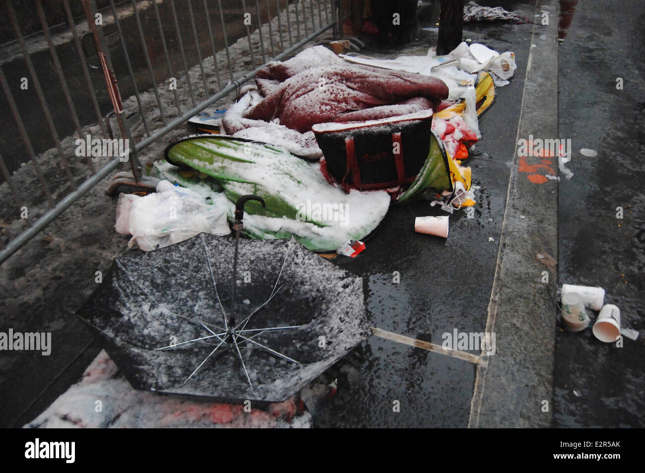 Despite the blizzard warning issued for Winter Storm Nemo in New York ...