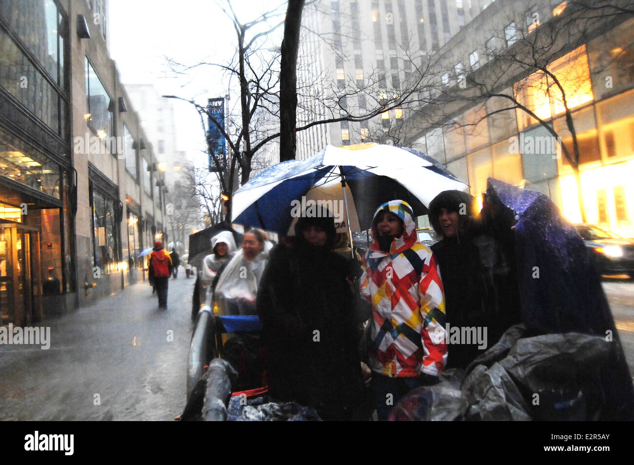 Despite the blizzard warning issued for Winter Storm Nemo in New York ...