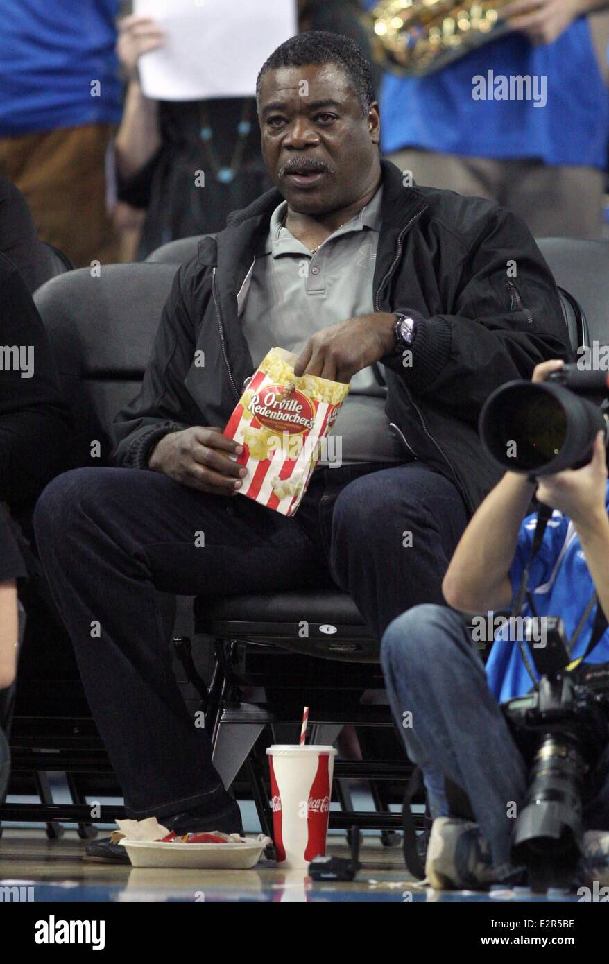 Celebrities watch as the UCLA Bruins defeated the Washington Huskies by ...