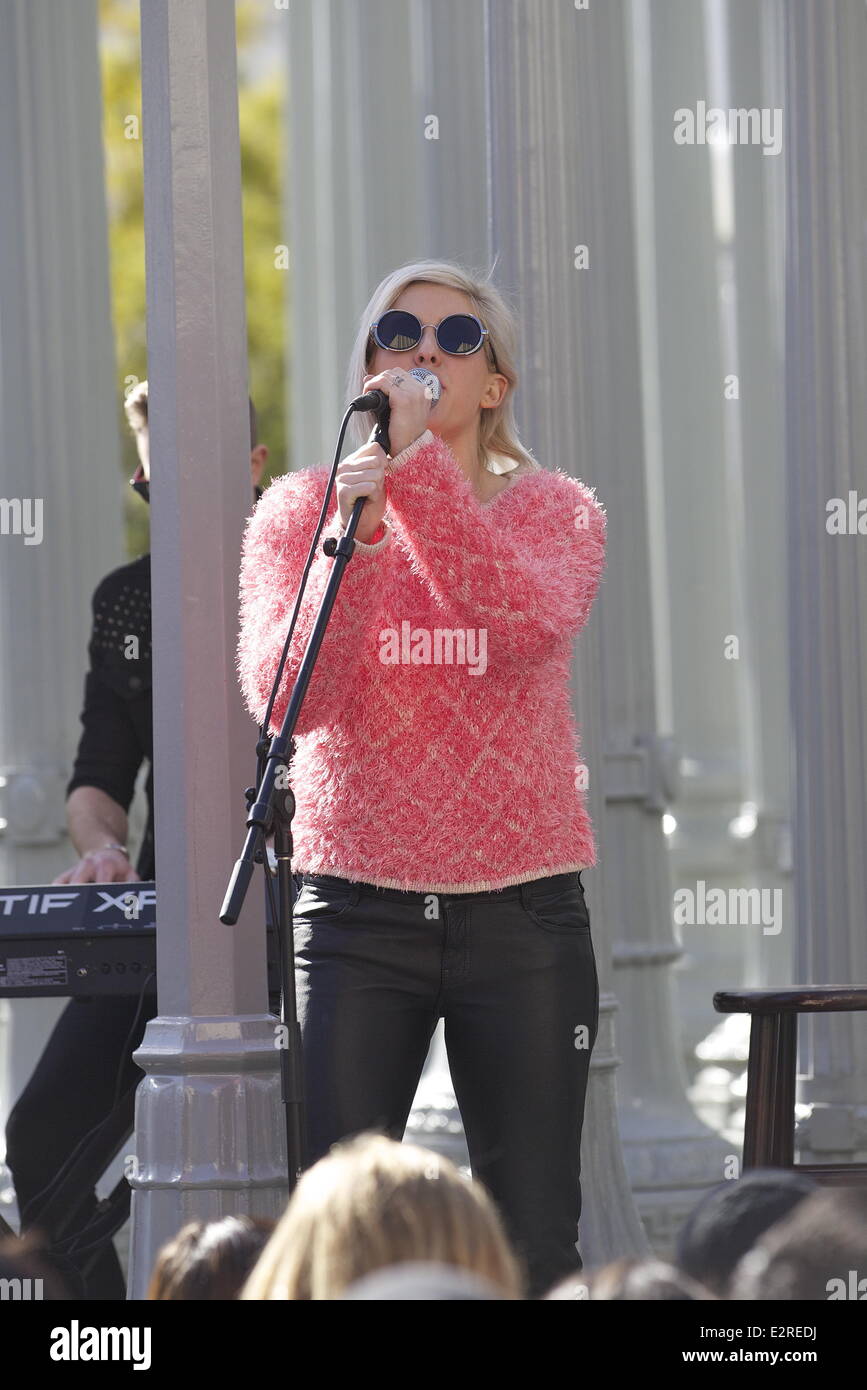 Ellie Goulding performs a free impromptu show at LACMA in Hollywood ...