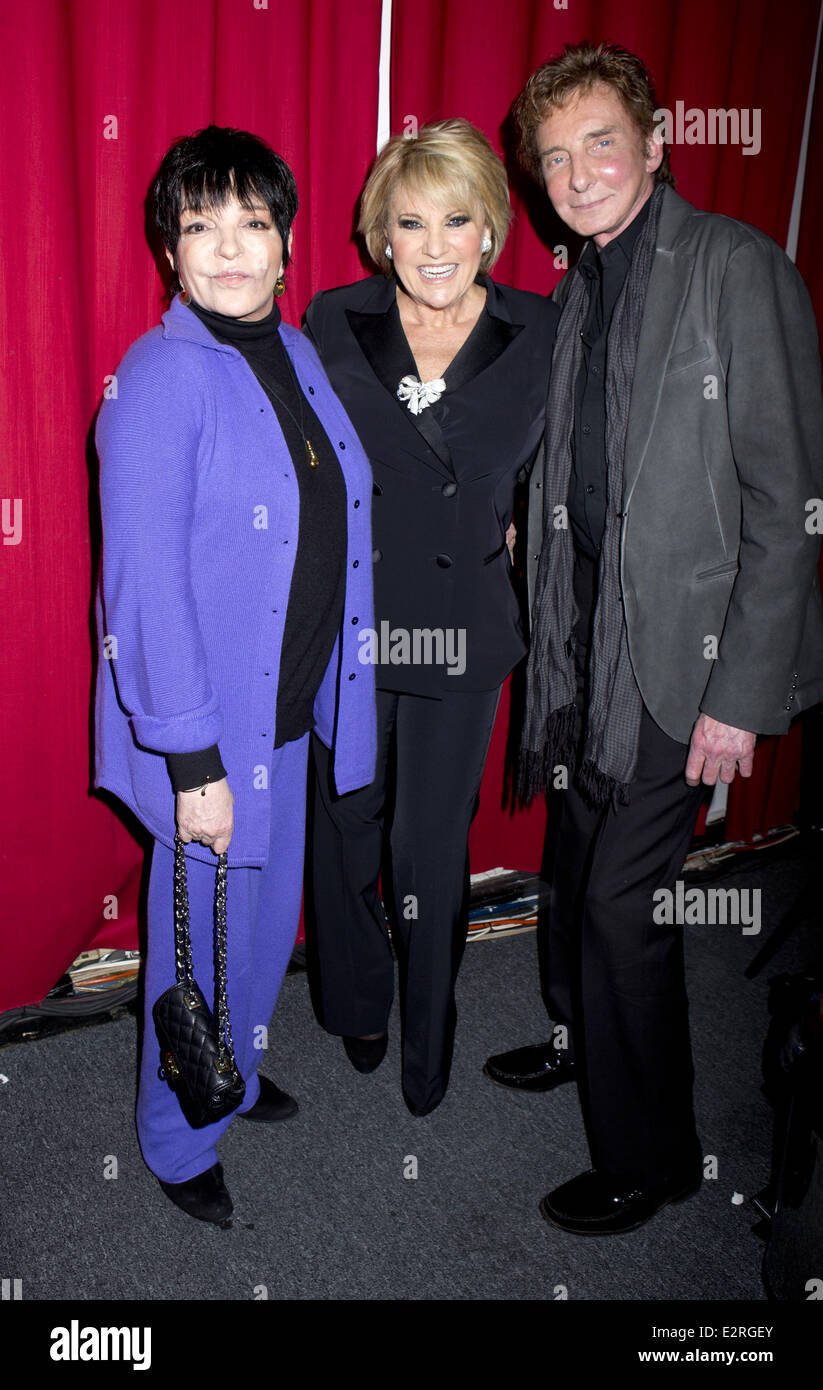 Liza Minnelli and Barry Manilow visit Lorna Luft backstage at Birdland ...