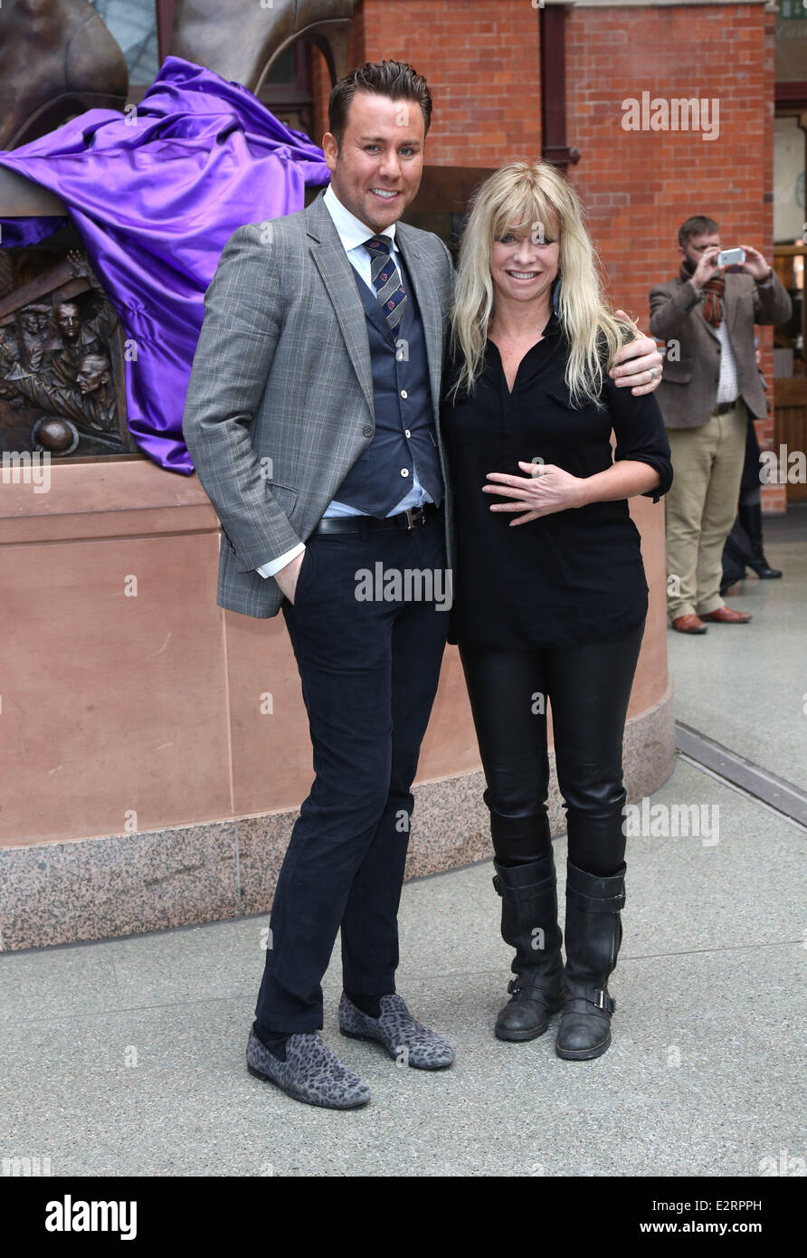 Jack French unveils his handbag design on the 'Meeting Point' statue at ...