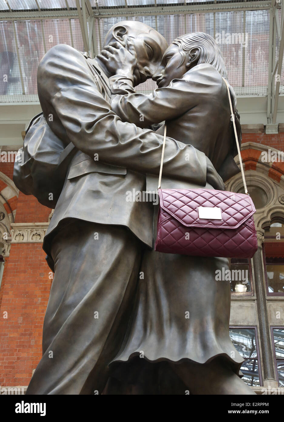 Jack French unveils his handbag design on the 'Meeting Point' statue at ...