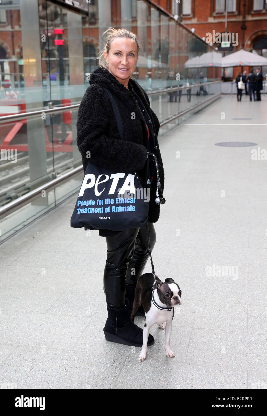Jack French unveils his handbag design on the 'Meeting Point' statue at ...