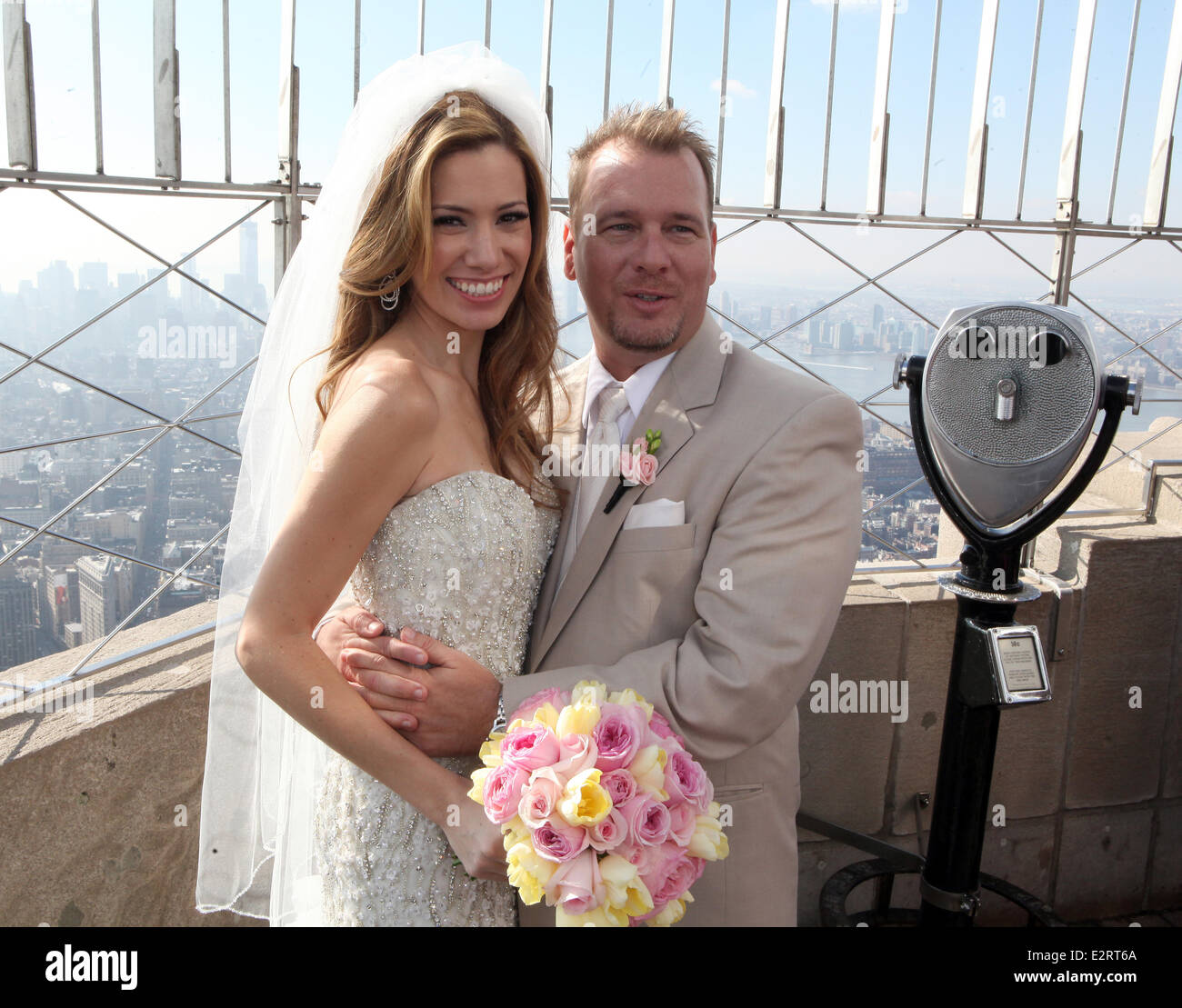 Newlyweds danielle brabham michael lynch hi-res stock photography and ...