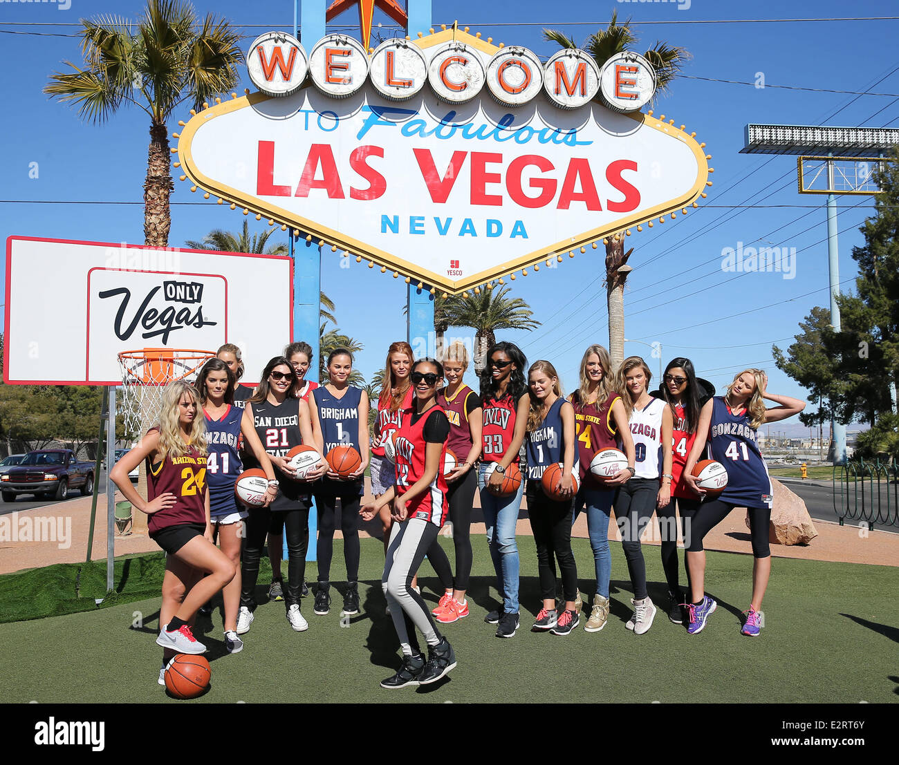 2013 Sports Illustrated Swimsuit models and UNLV Mascot 'Hey Reb ...