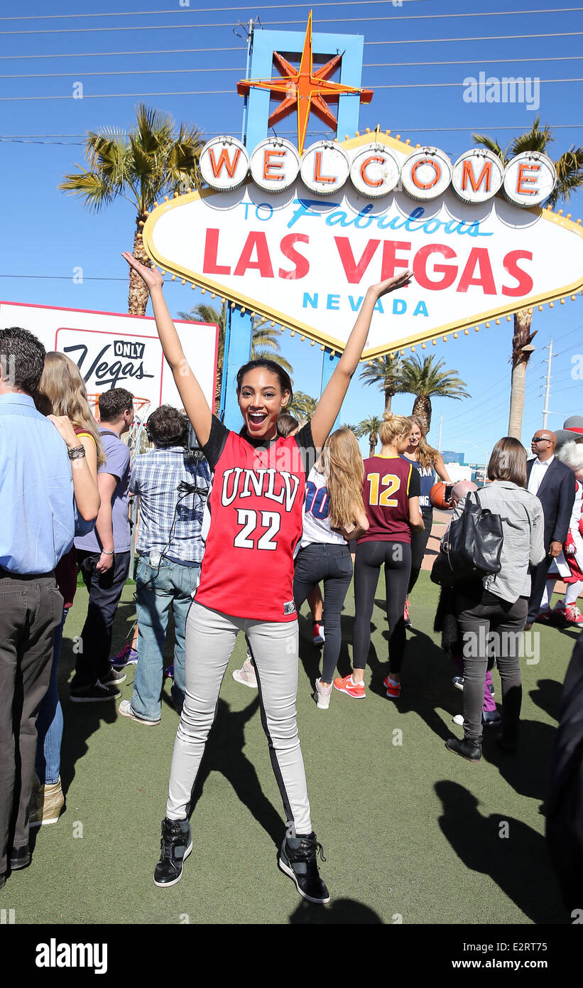 2013 Sports Illustrated Swimsuit models and UNLV Mascot 'Hey Reb ...