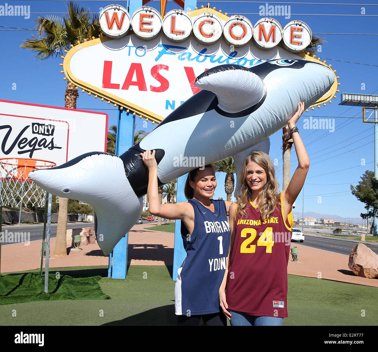2013 Sports Illustrated Swimsuit models and UNLV Mascot 'Hey Reb ...