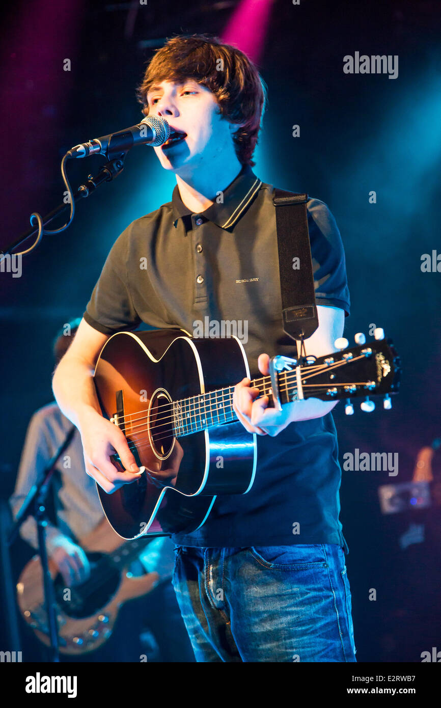 Jake bugg performer hi-res stock photography and images - Alamy