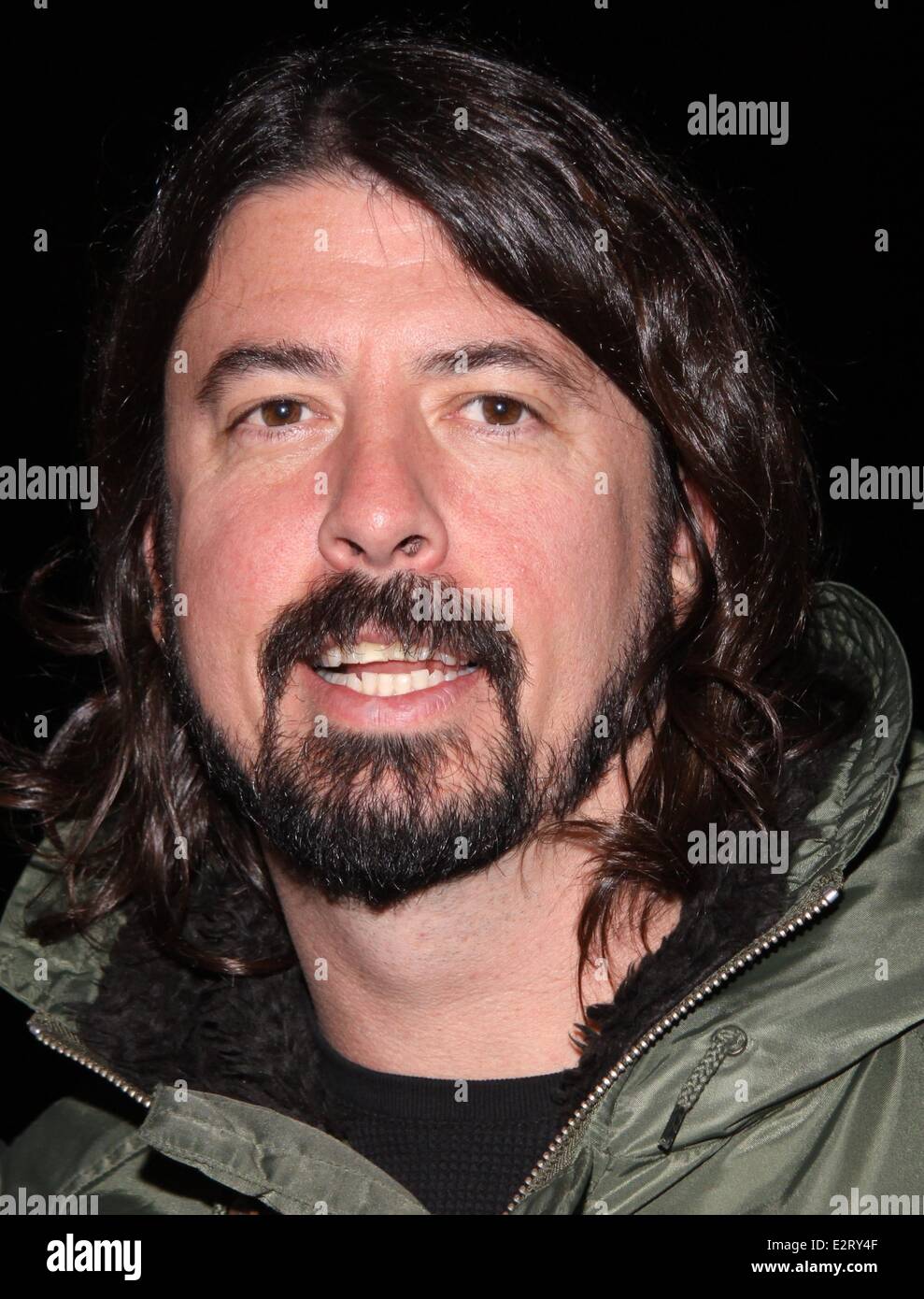 Dave Grohl takes his daughters backstage to met cast members of the ...