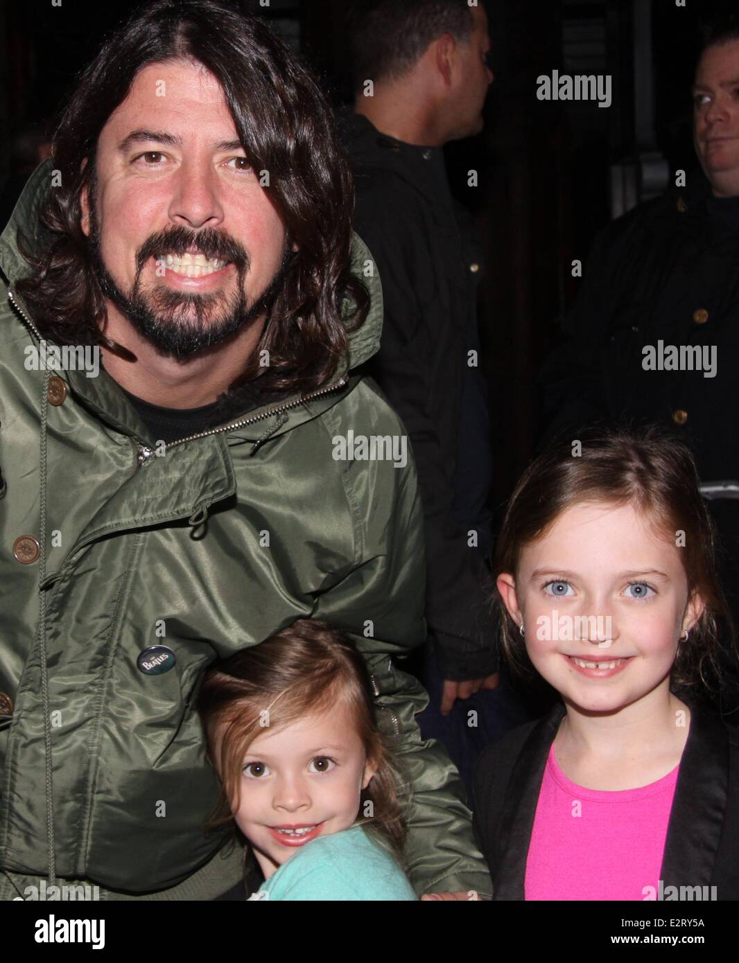 Dave Grohl takes his daughters backstage to met cast members of the ...
