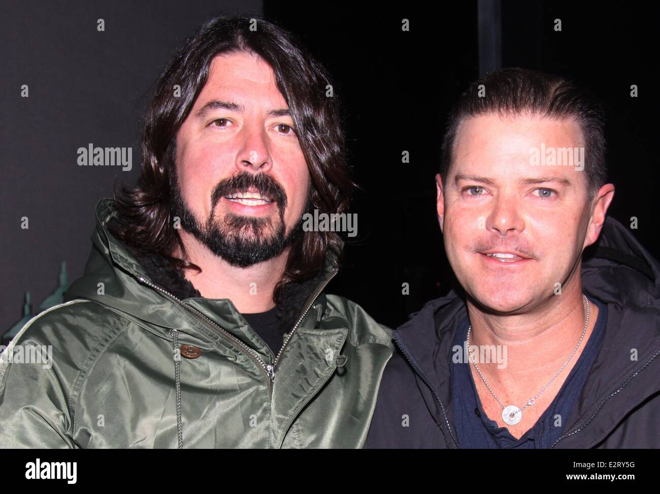 Dave Grohl takes his daughters backstage to met cast members of the ...