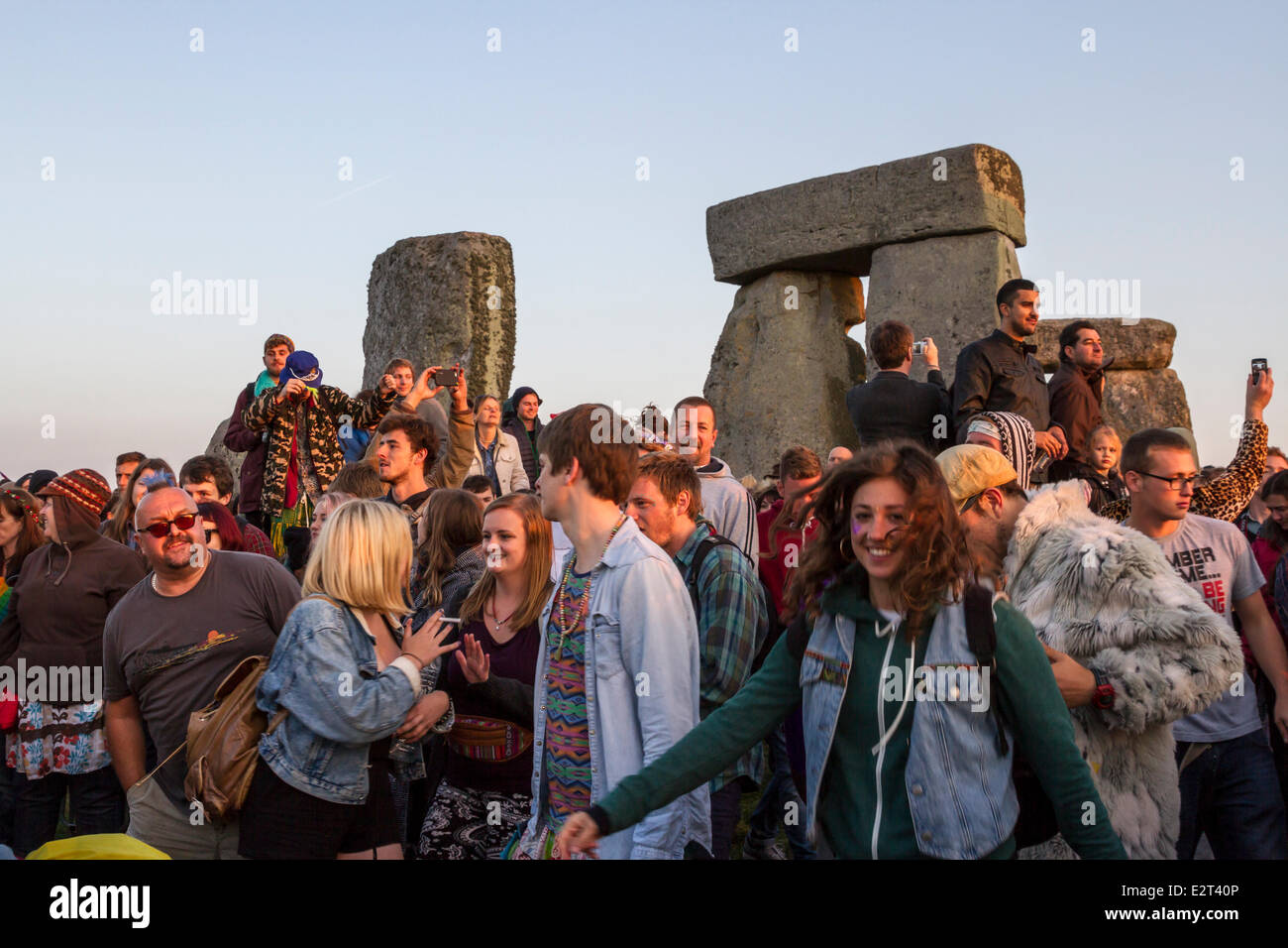 Summer solstice stonehenge sun hi-res stock photography and images - Alamy