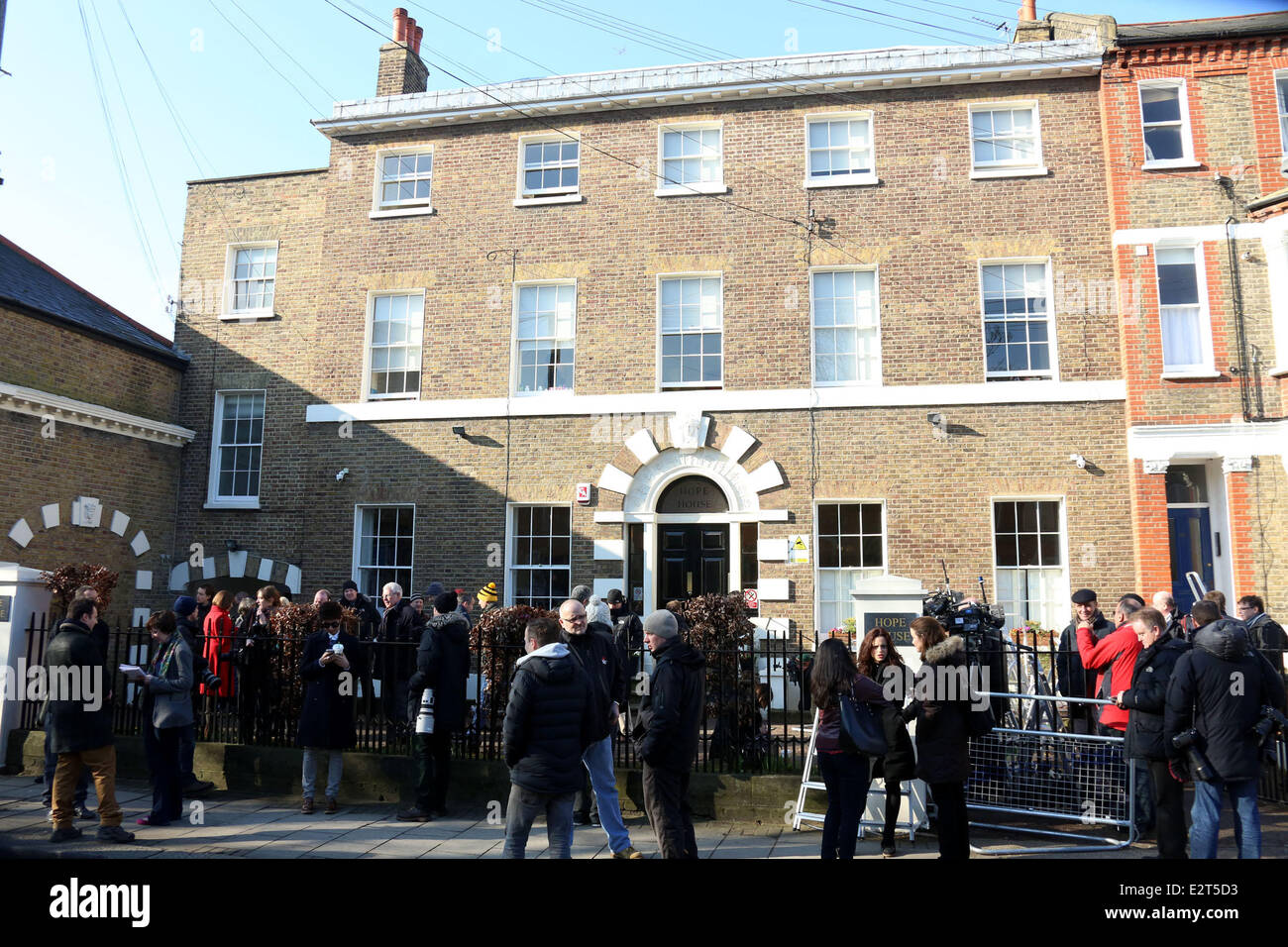 Duchess of cambridge leaves hope house hi-res stock photography and ...