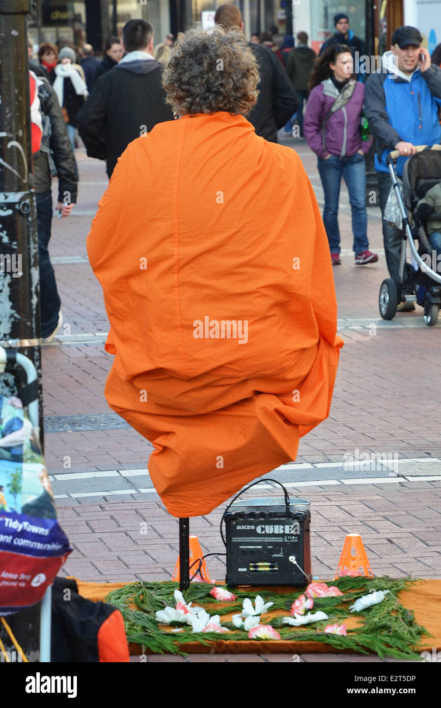 A street entertainer who has been amazing shoppers in Galway with his ...