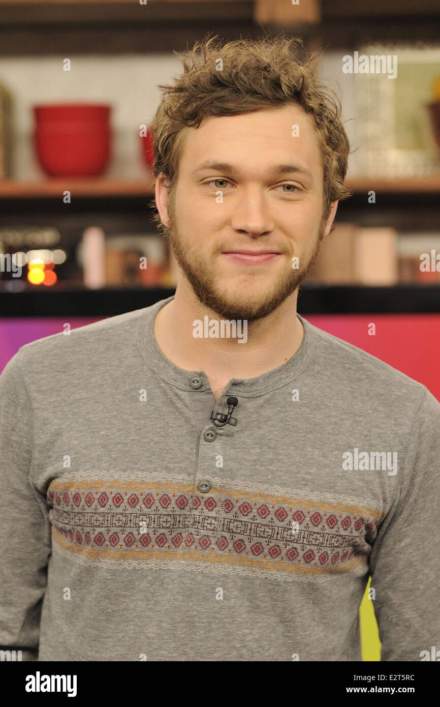American Idol Phillip Phillips appears on The Marilyn Denis Show ...