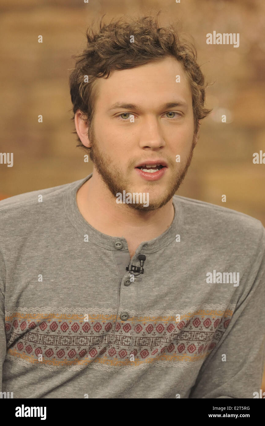 American Idol Phillip Phillips appears on The Marilyn Denis Show ...