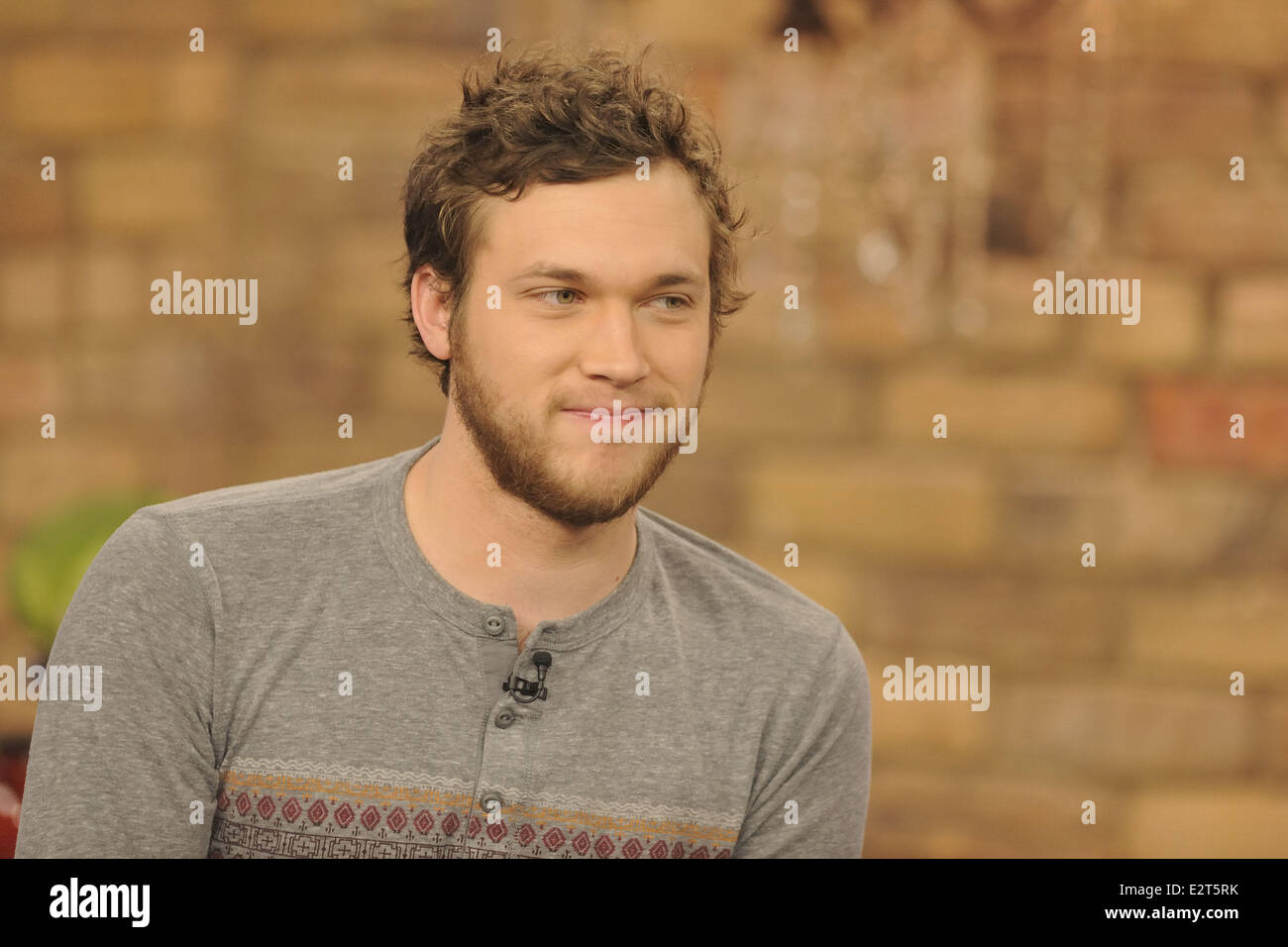 American Idol Phillip Phillips appears on The Marilyn Denis Show ...