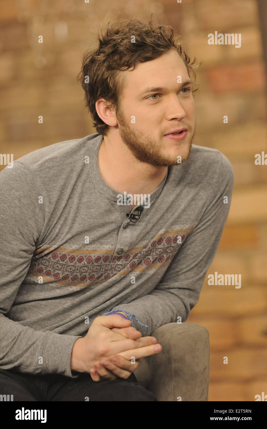 American Idol Phillip Phillips appears on The Marilyn Denis Show ...