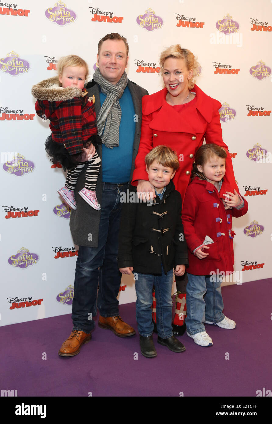 Rufus hound and children hi-res stock photography and images - Alamy