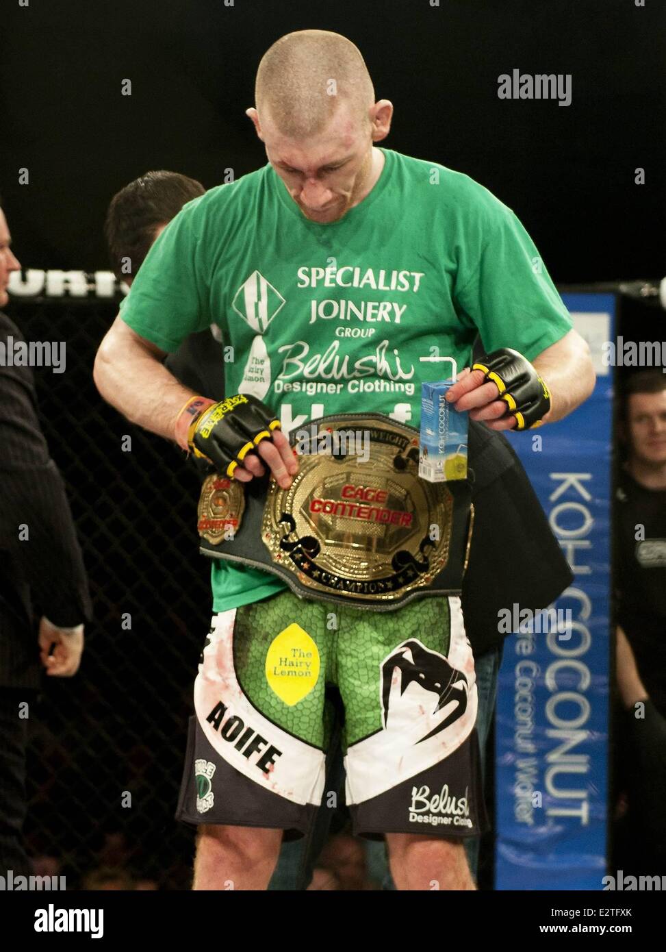 Cage contender xv1 fights national hi-res stock photography and images ...