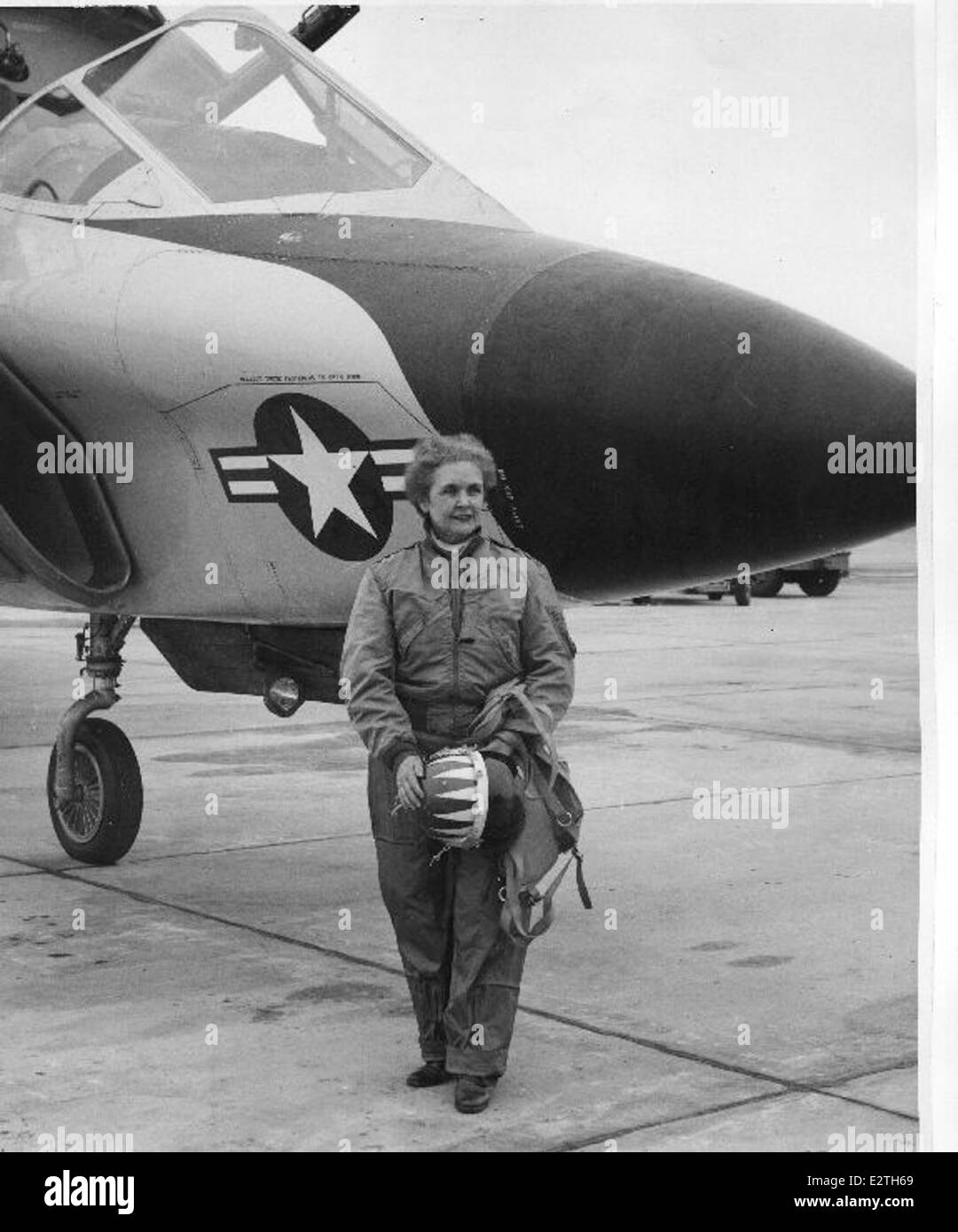 Ruth Nichols, a pioneering aviator, made significant contributions to ...