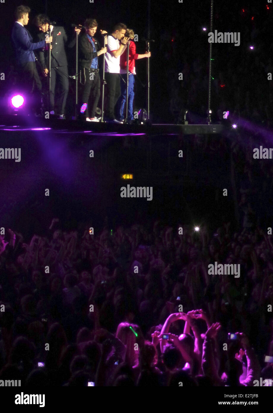 One direction take me home tour hi-res stock photography and images - Alamy