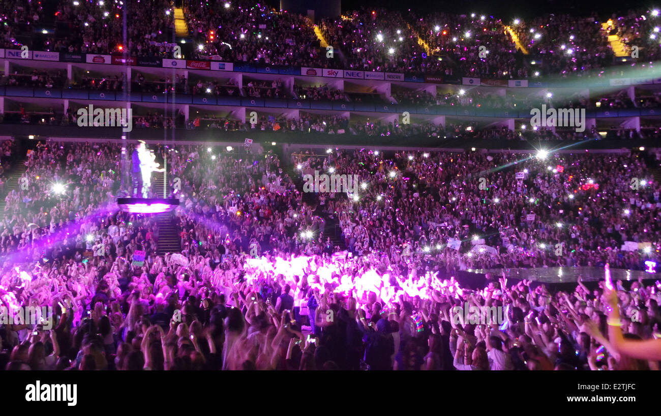 One Direction performing during the second night of their Take Me Home ...