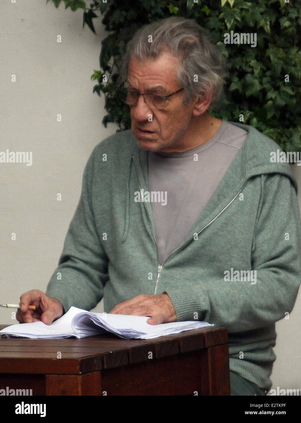 Celebrities Smoking Cigarettes