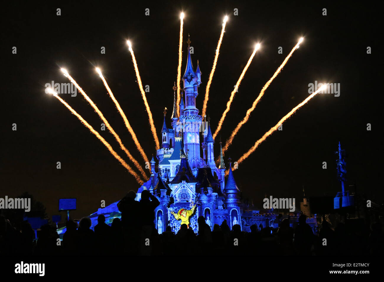 Disney Dreams fireworks display at Euro Disney Featuring: Cinderella ...