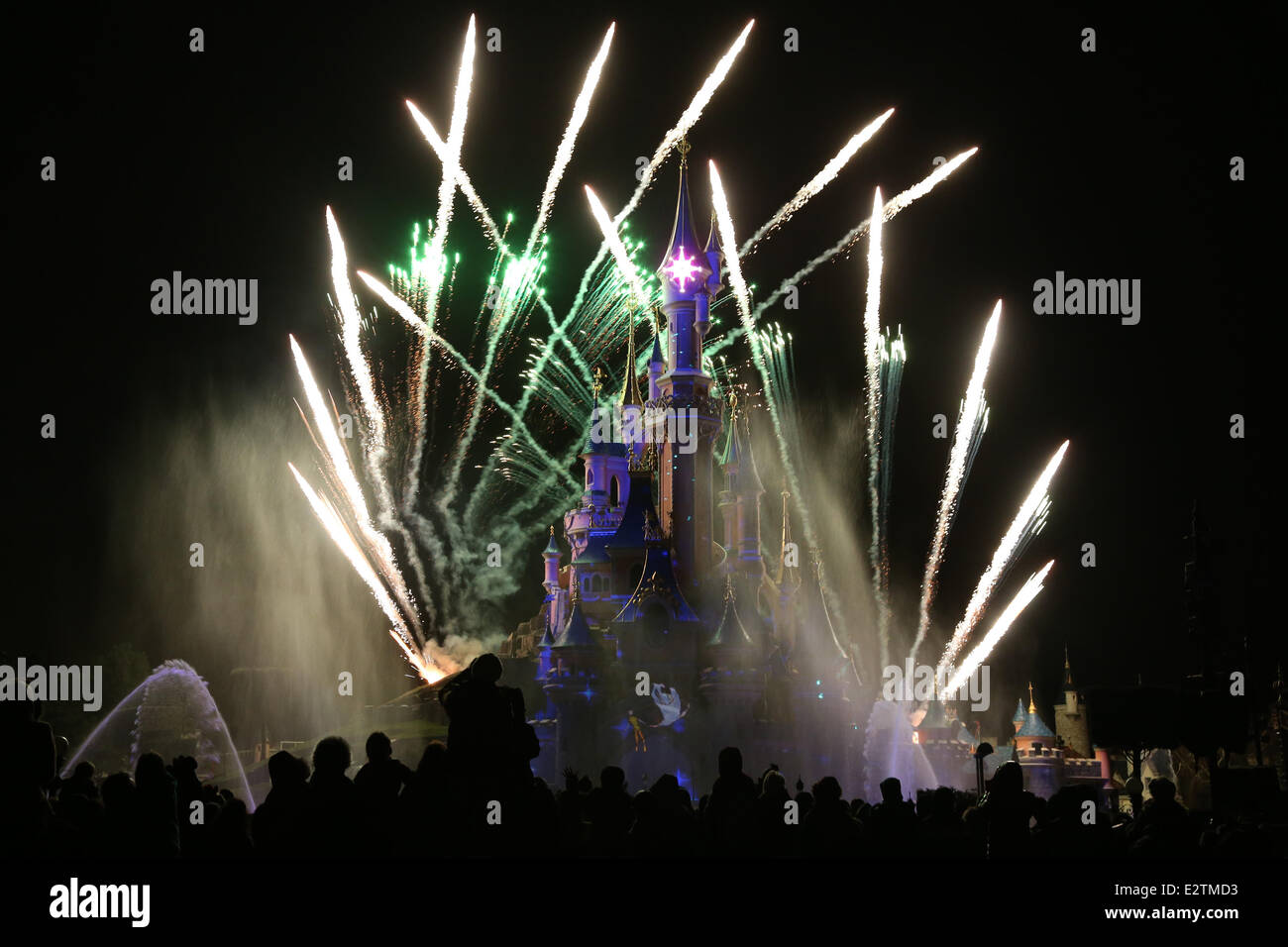 Disney Dreams fireworks display at Euro Disney Featuring: Cinderella ...