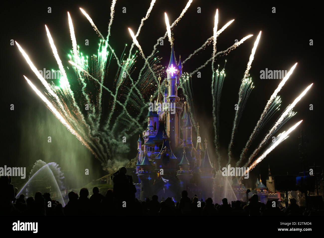 Disney Dreams fireworks display at Euro Disney Featuring: Cinderella ...