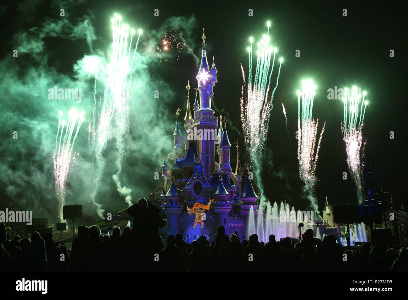 Disney Dreams fireworks display at Euro Disney Featuring: Cinderella ...