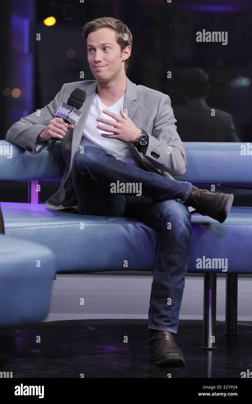 Jonathan Keltz appears on Much Music's NEW.MUSIC.LIVE, promoting the ...