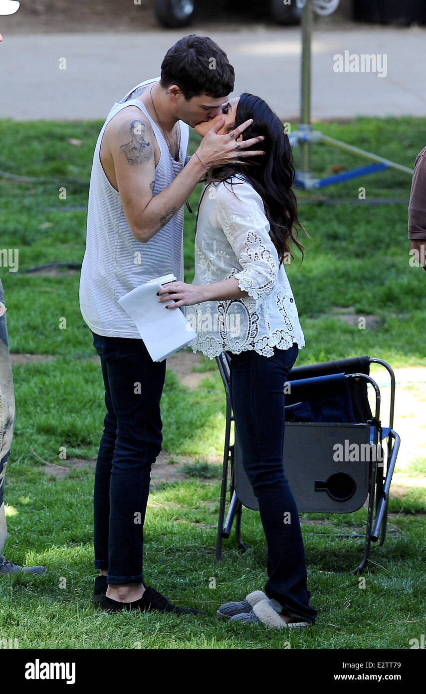 Shenae grimes filming 90210 hi-res stock photography and images - Alamy