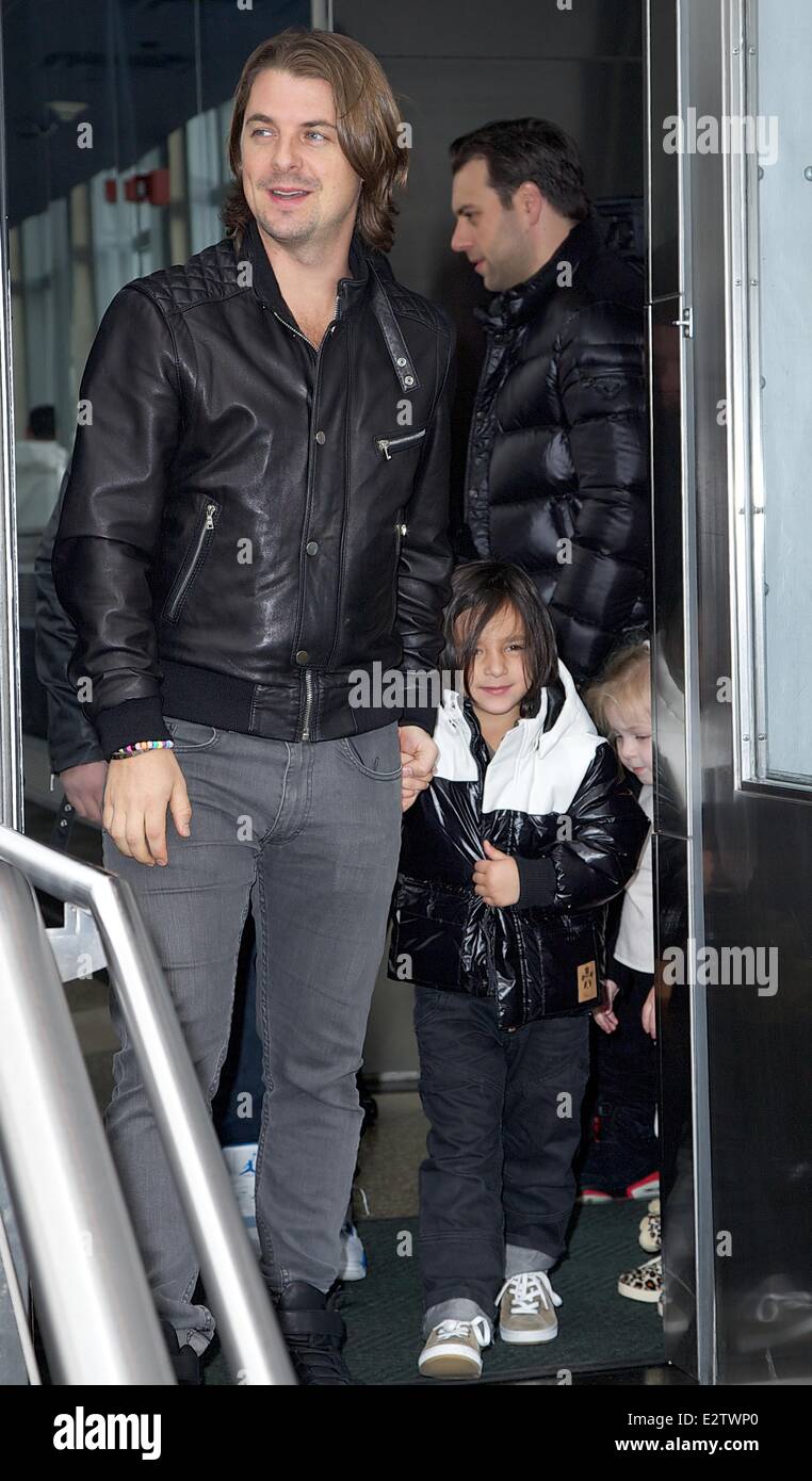 Swedish House Mafia light the Empire State Building yellow and blue ...