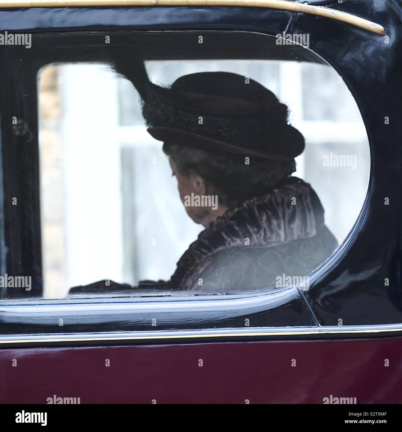 Maggie Smith Downton Abbey High Resolution Stock Photography and Images ...
