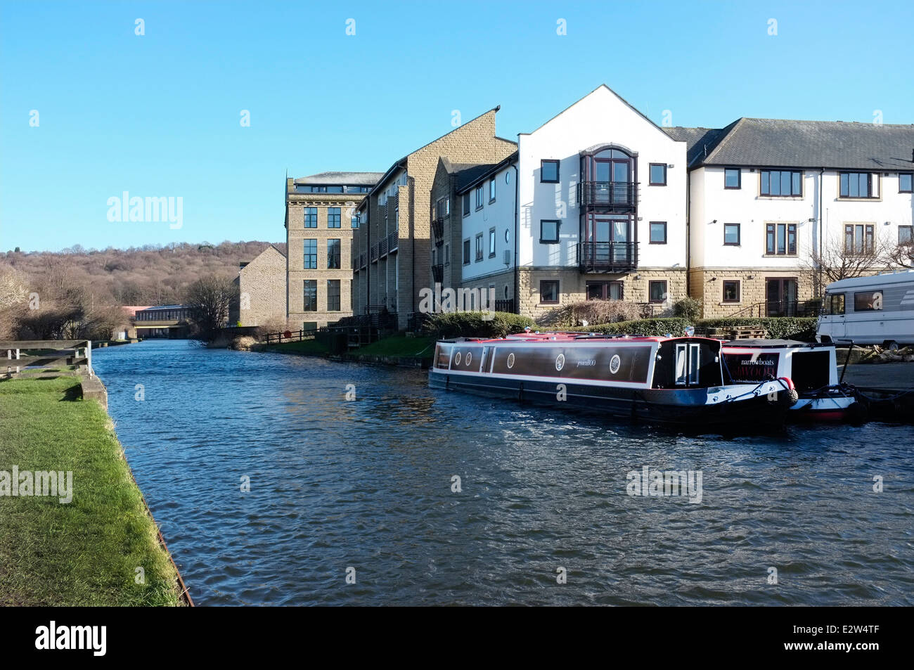 Leeds liverpool canal canal hi-res stock photography and images - Alamy