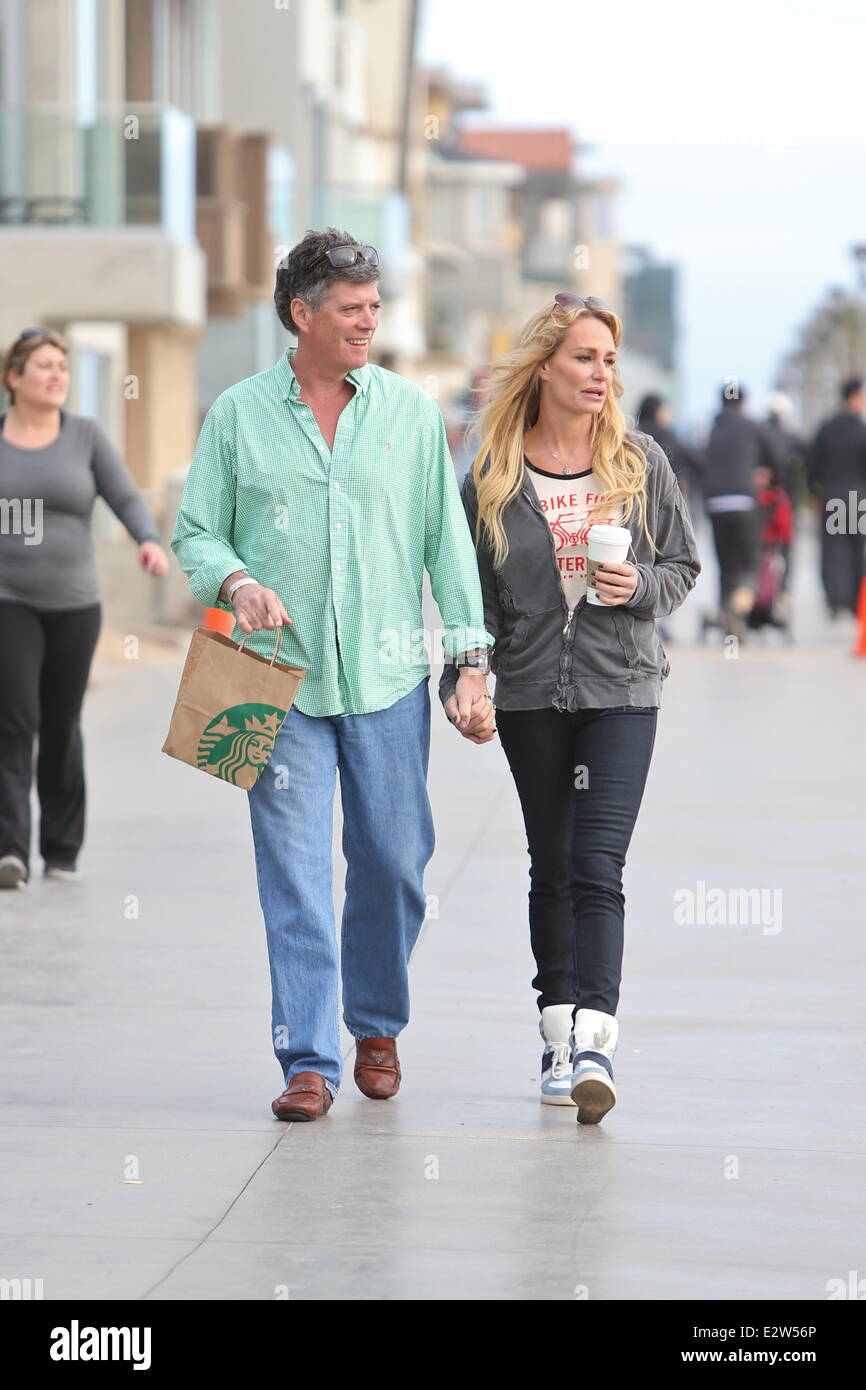Taylor Armstrong and new boyfriend John Bluher go for a romantic beach ...