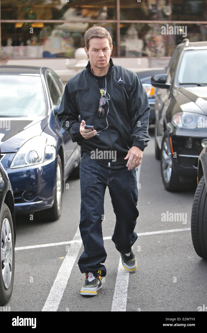 Mark wahlberg seen ralphs supermarket hi-res stock photography and ...