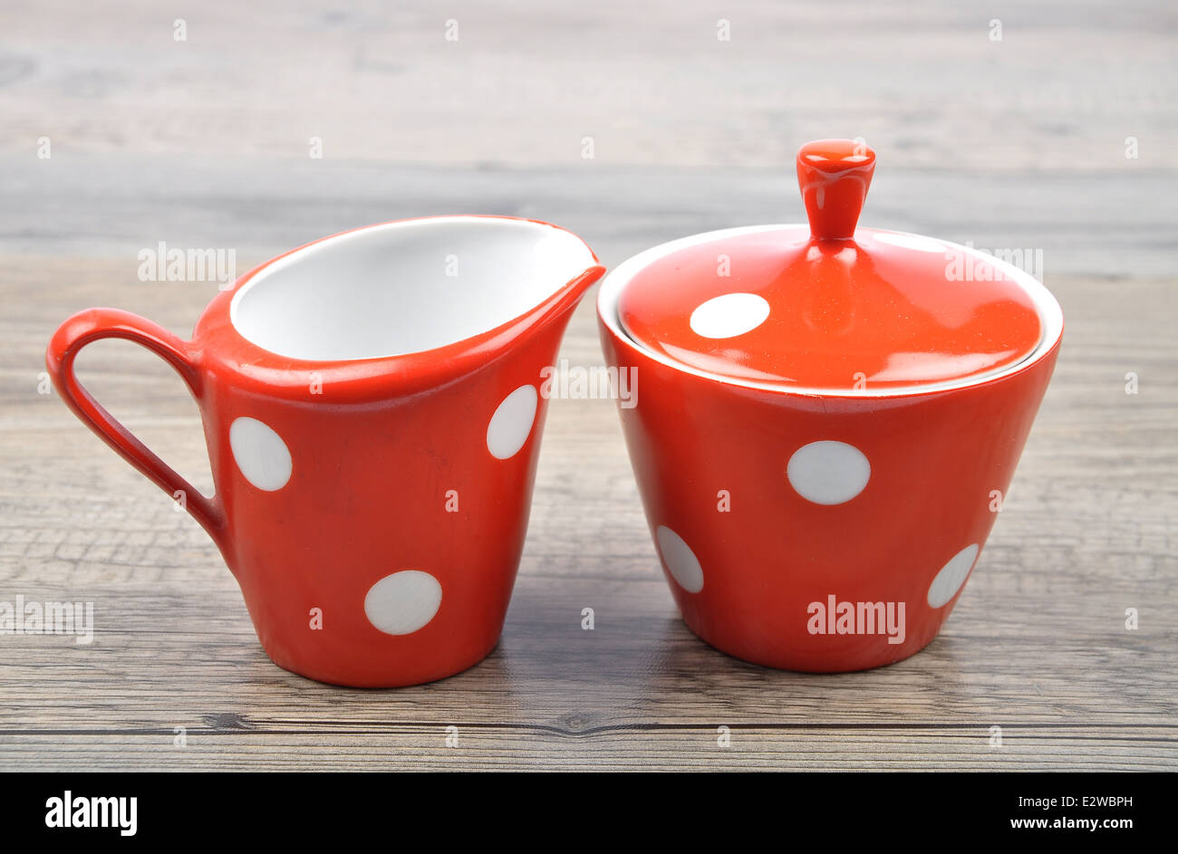 Milk jug and sugar bowl Stock Photo - Alamy