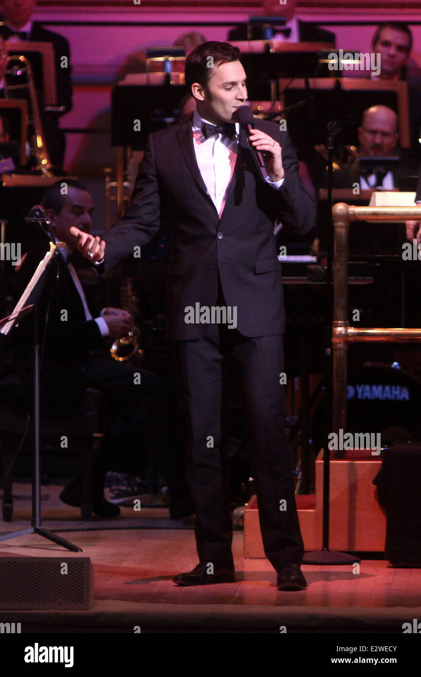 Ryan Silverman and Megan Hilty performing at The New York Pops Concert ...
