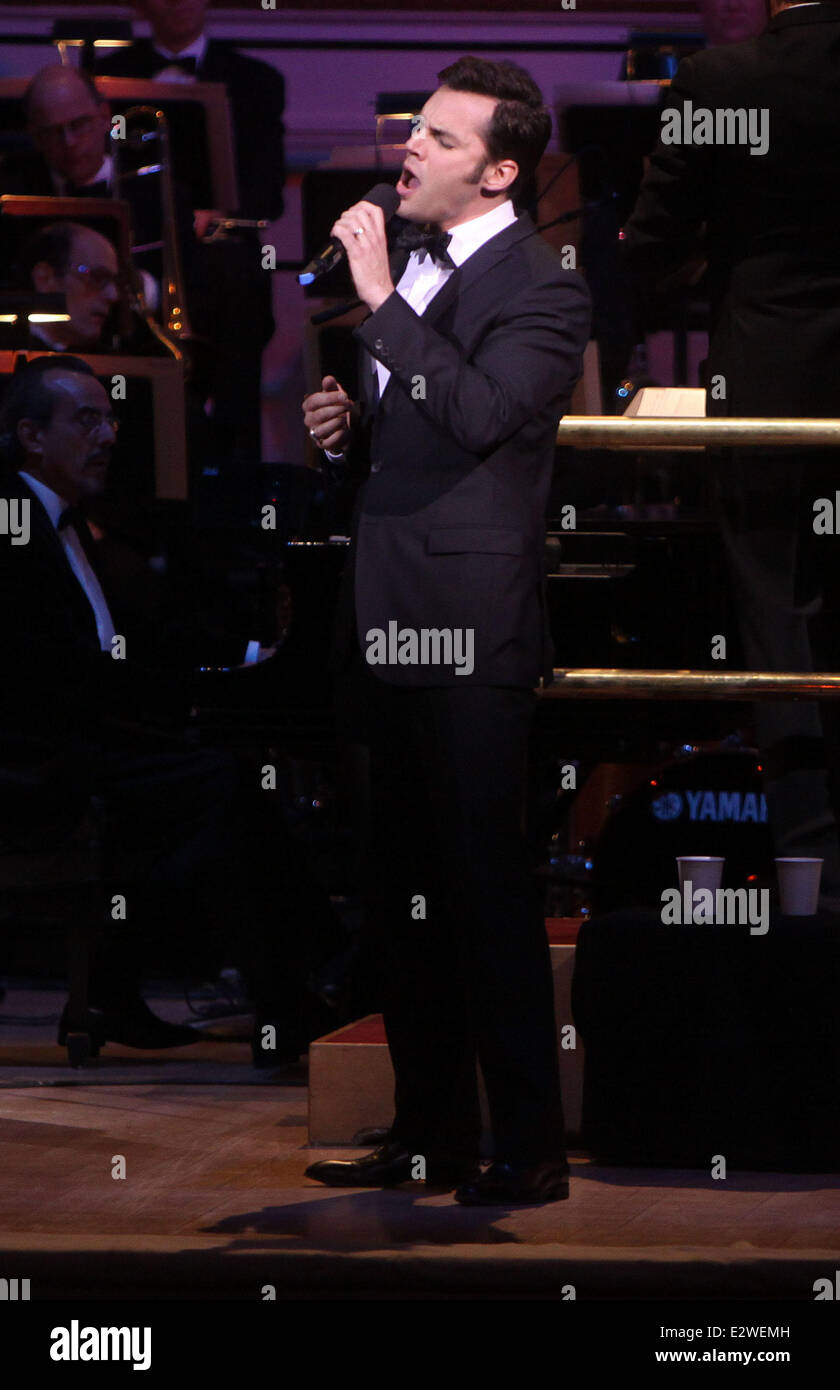 Ryan Silverman and Megan Hilty performing at The New York Pops Concert ...