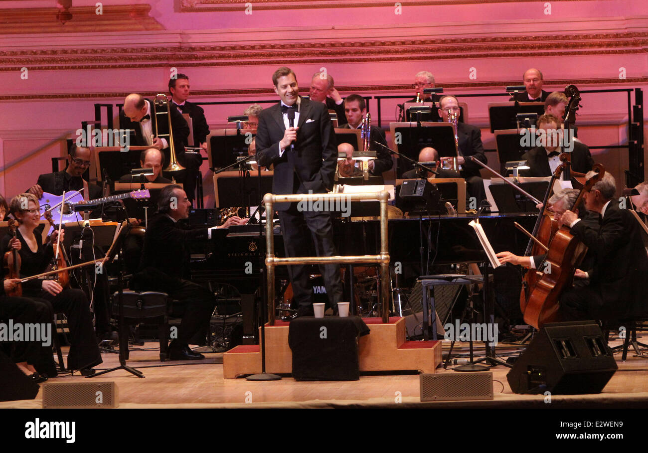 Ryan Silverman and Megan Hilty performing at The New York Pops Concert ...