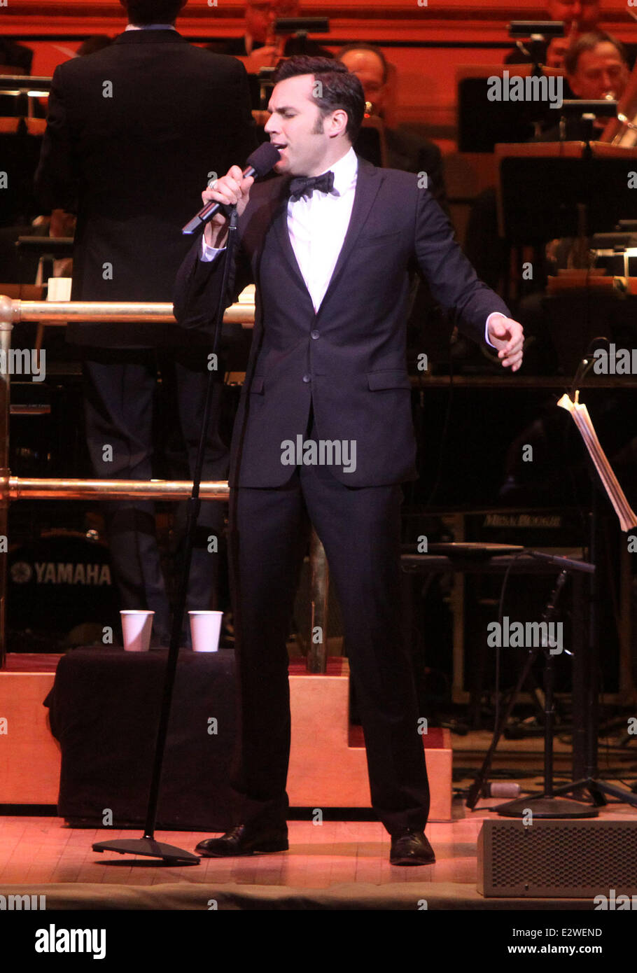Ryan Silverman and Megan Hilty performing at The New York Pops Concert ...