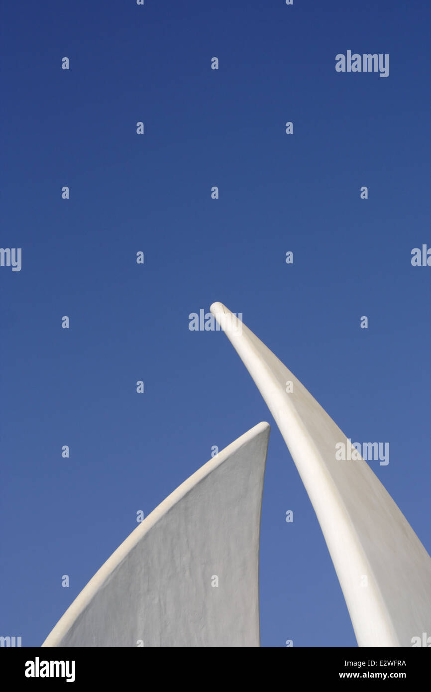 Manama bahrain statue hi-res stock photography and images - Alamy