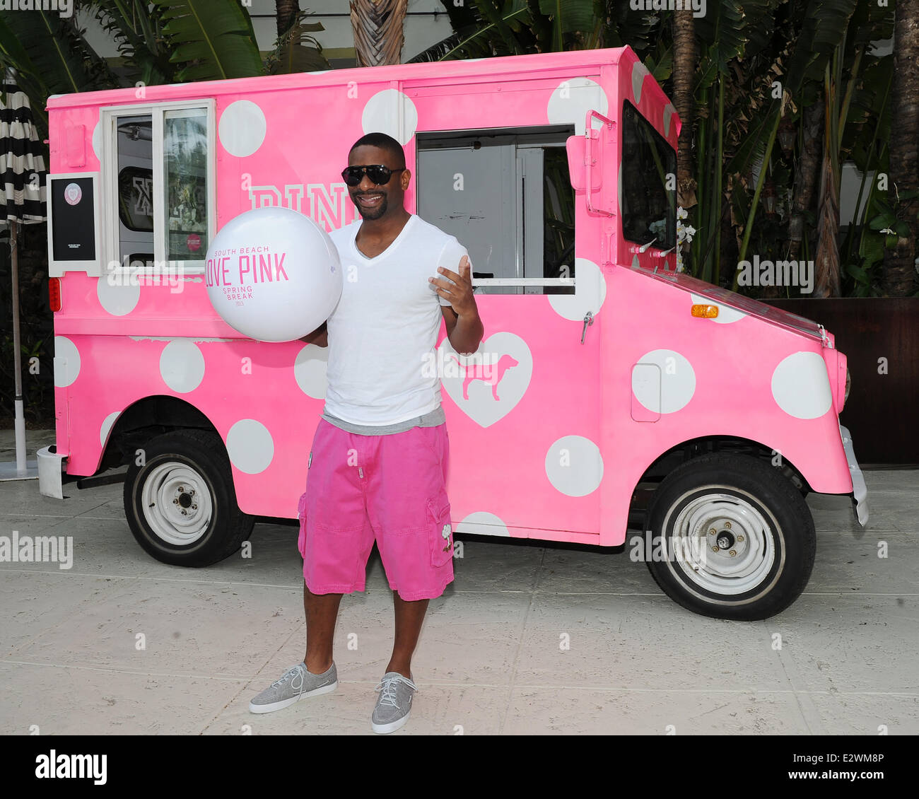 Victoria's Secret PINK brings the ultimate spring break dance party to ...