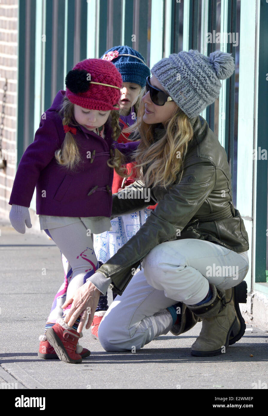 Sarah Jessica Parker takes her twin daughters Marion and Tabitha ...