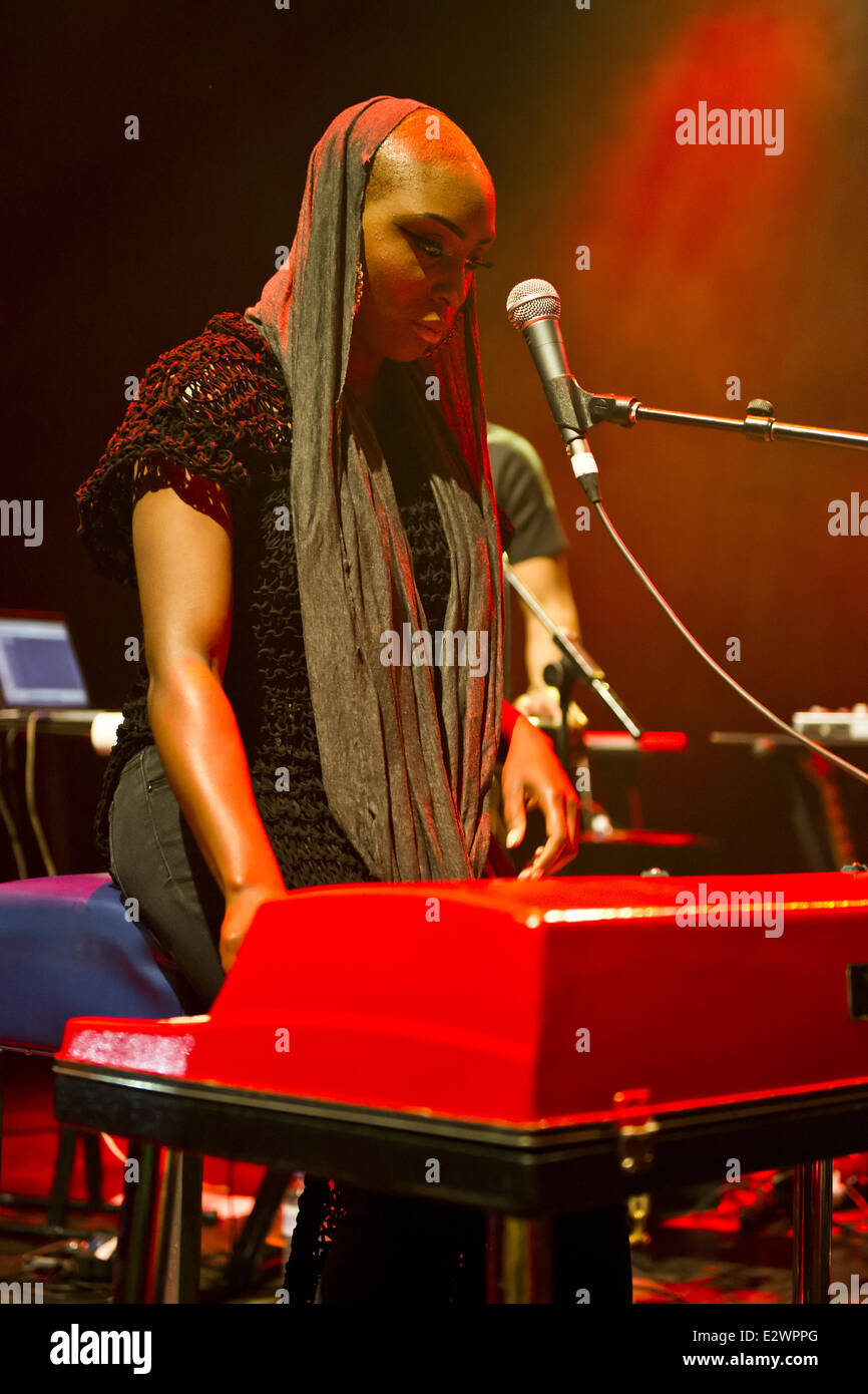 Laura mvula performing hi-res stock photography and images - Alamy
